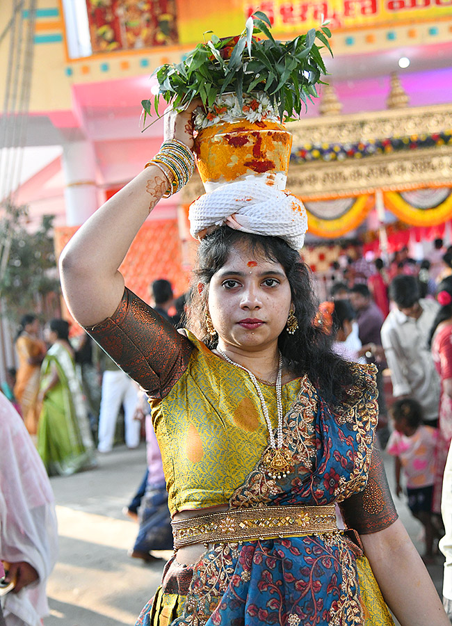 గాజులరామారం చిత్తారమ్మా జాతర..అశేష భక్తజనం (ఫొటోలు) | Chittaramma Jathara 2025 Celebrations ...